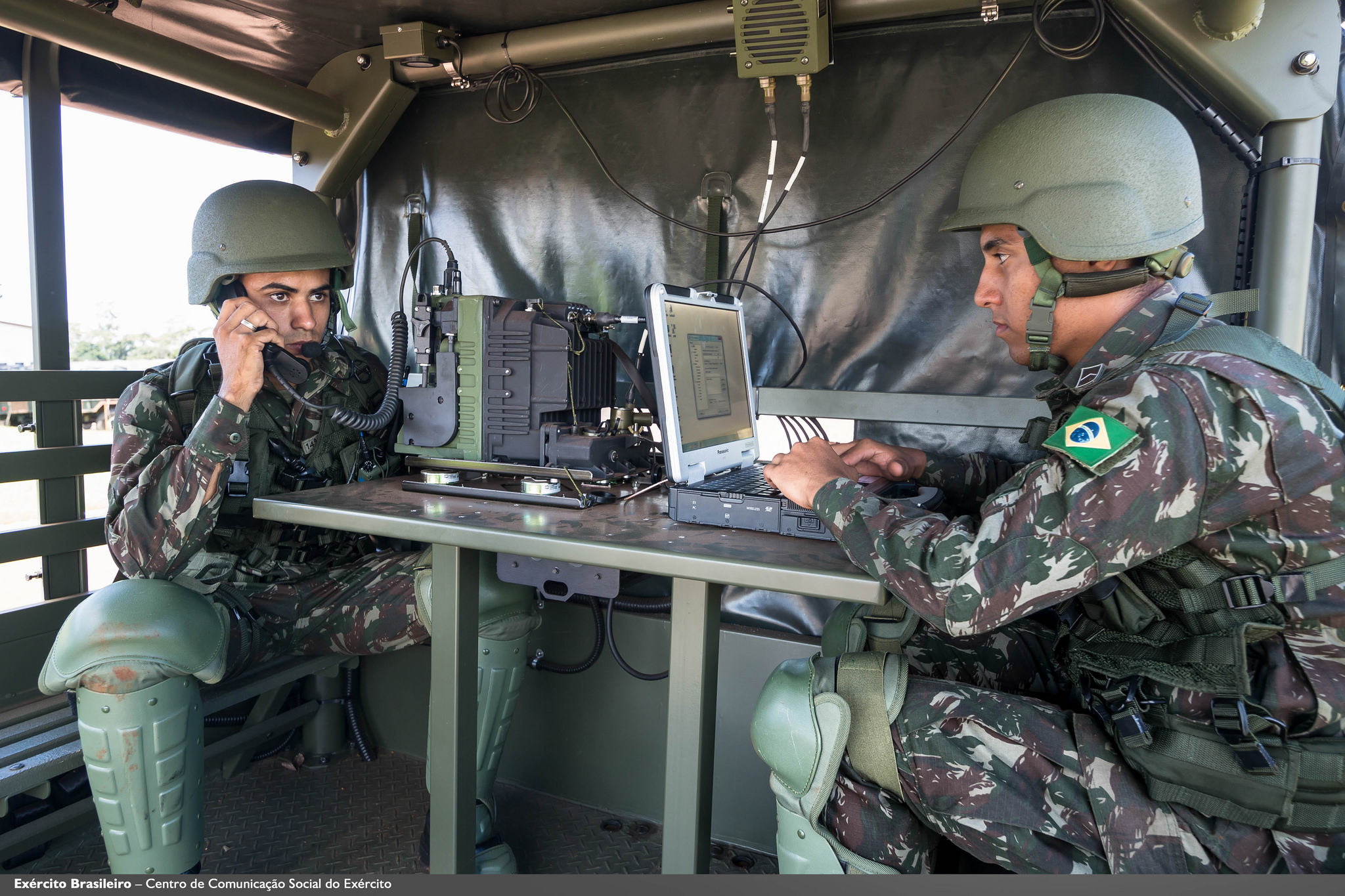 EXERCITO - Band News FM Curitiba