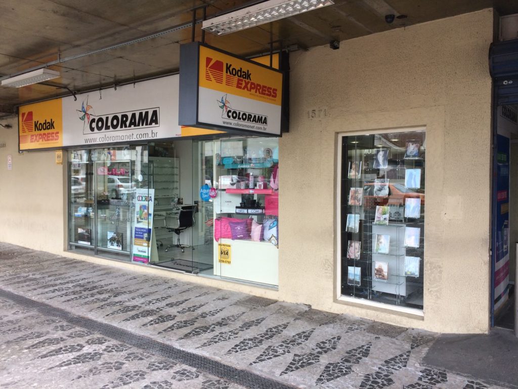 Últimas notícias | Loja Colorama em Curitiba sobrevive em meio à ...