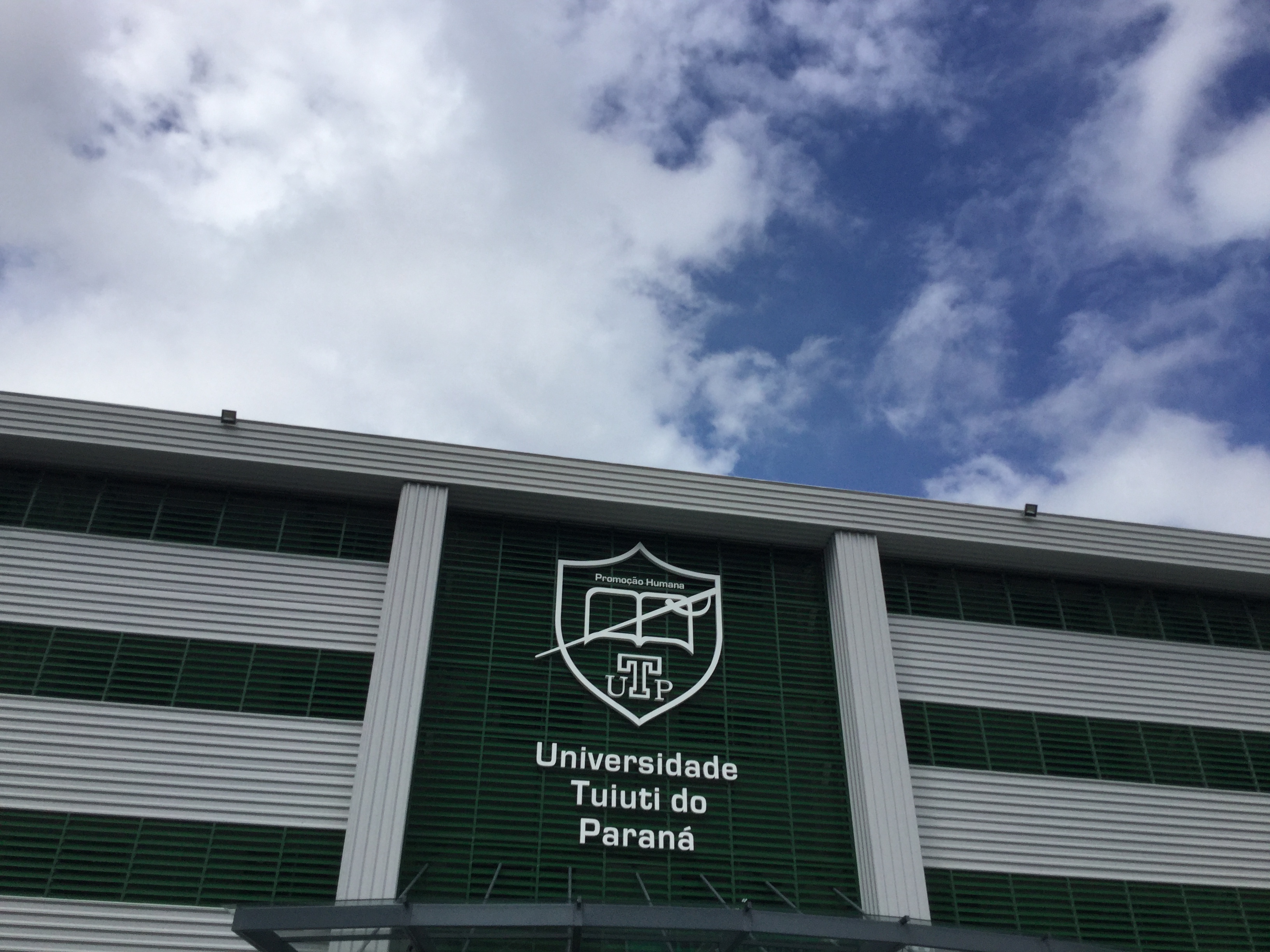 fachada tuiuti - Band News FM Curitiba