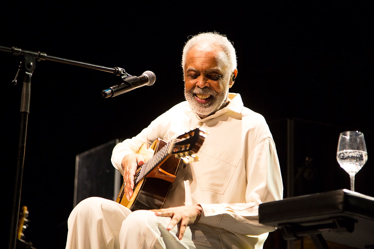 Gilberto Gil faz apresentação extra em Curitiba